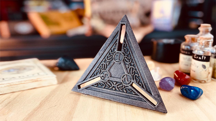 Trinity Board by Paul Carnazzo – Fantasma Magic