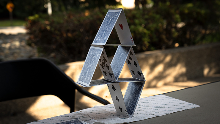 On Edge by Angelo Carbone – Fantasma Magic